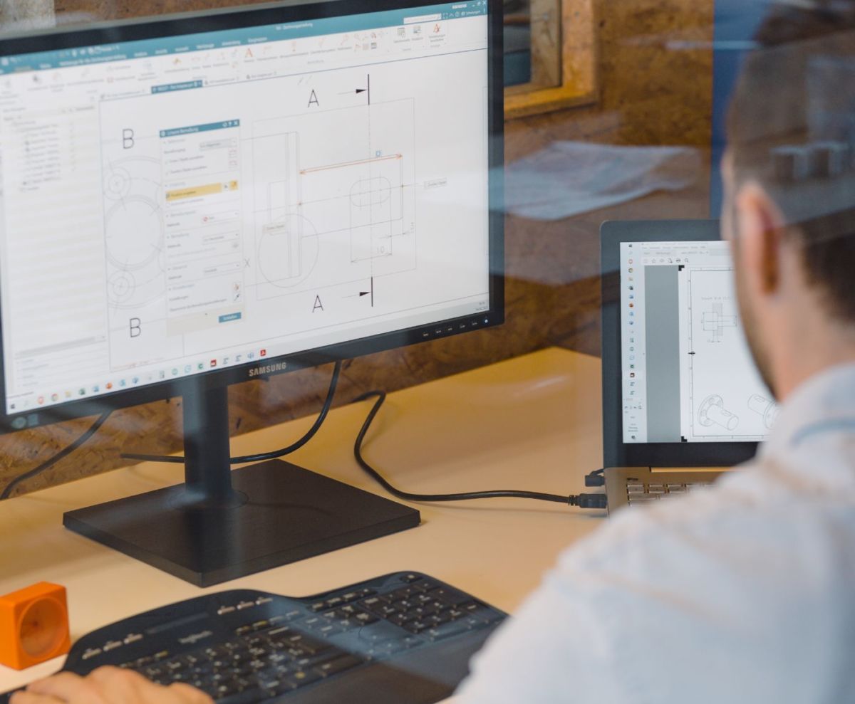 Dienstleistungen → Linked Engineering GmbH